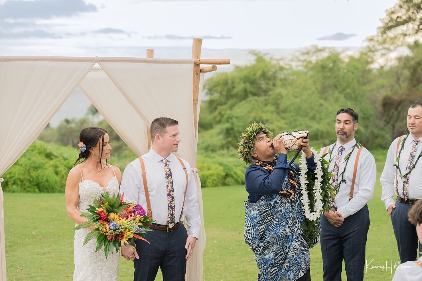 Classic & Elegant - Elizabeth & Thomas' Hawaii Wedding