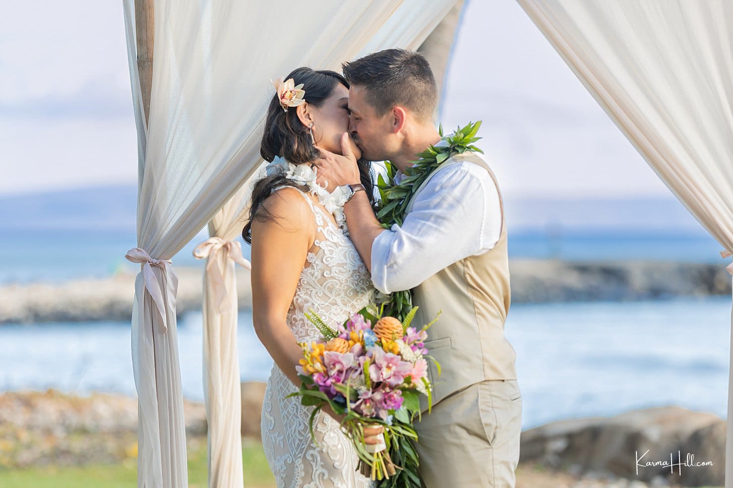 The Perfect Reflection - Michelle & Russell's Maui Venue Wedding