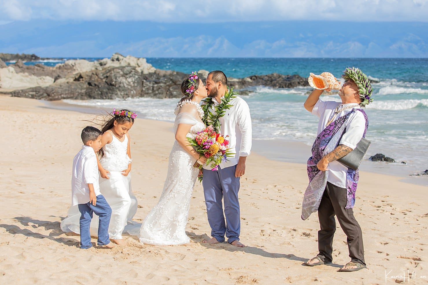 I'll Always Choose You - Maria & Oscar's Maui Elopement