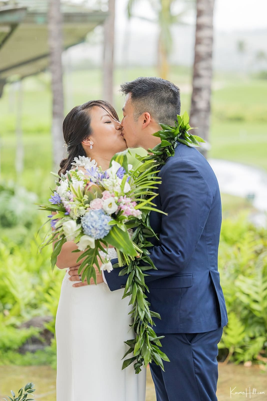 Making The Best Of It Maggie And Skylers Maui Venue Wedding 3354
