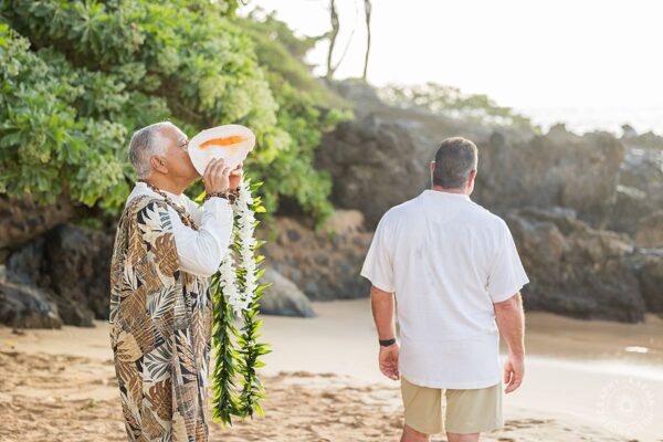 Effortless Beach Elegance - Danielle & Troy's Maui Elopement