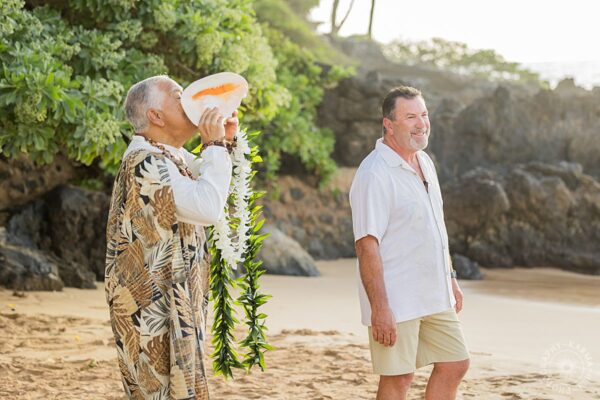 Effortless Beach Elegance - Danielle & Troy's Maui Elopement